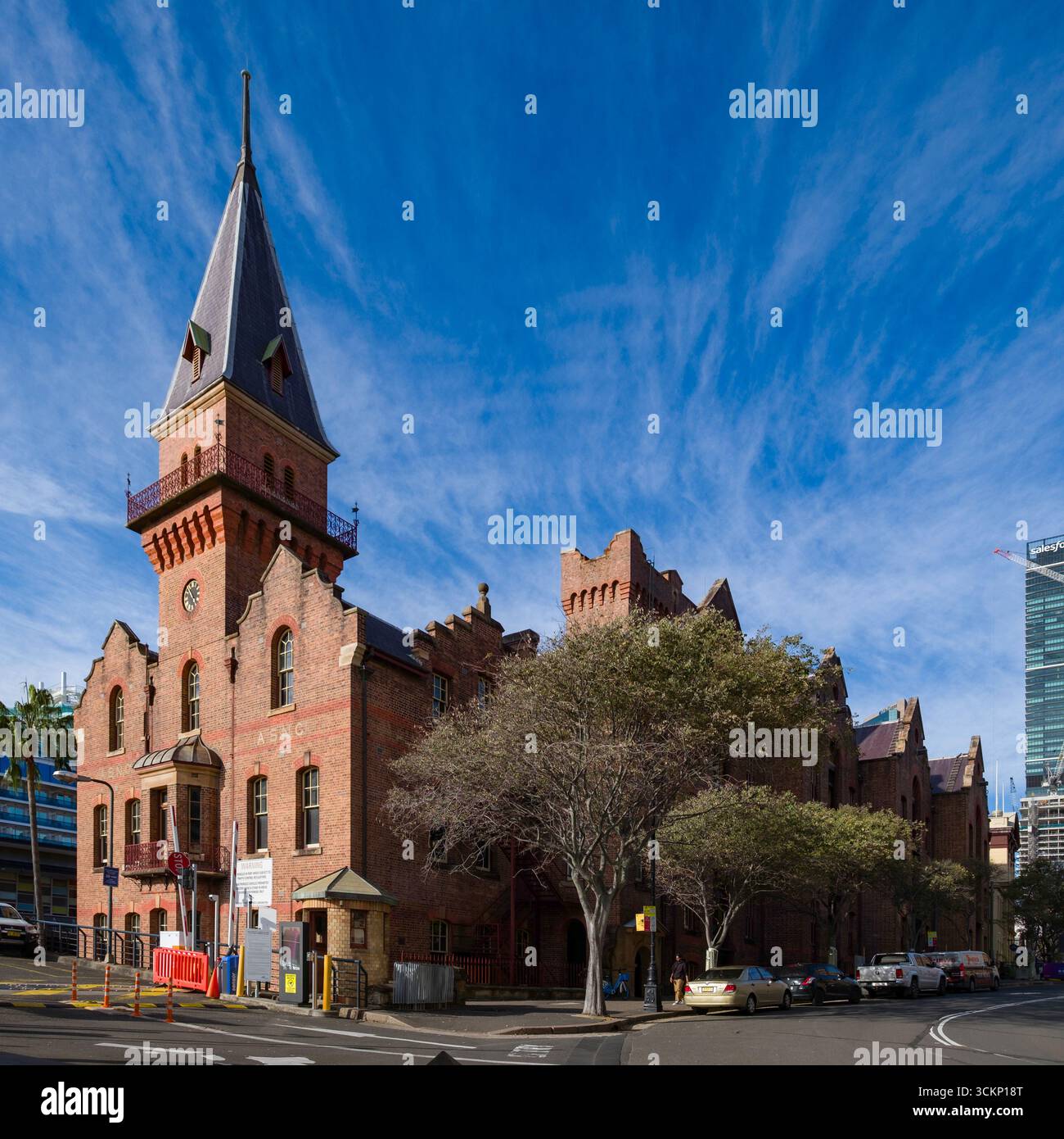 Gothic cottage windows hi-res stock photography and images - Alamy