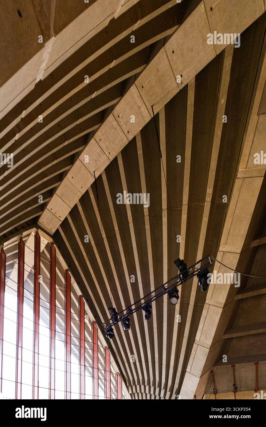 Looking up at the structural ceiling detail of the Sydney Opera House ...