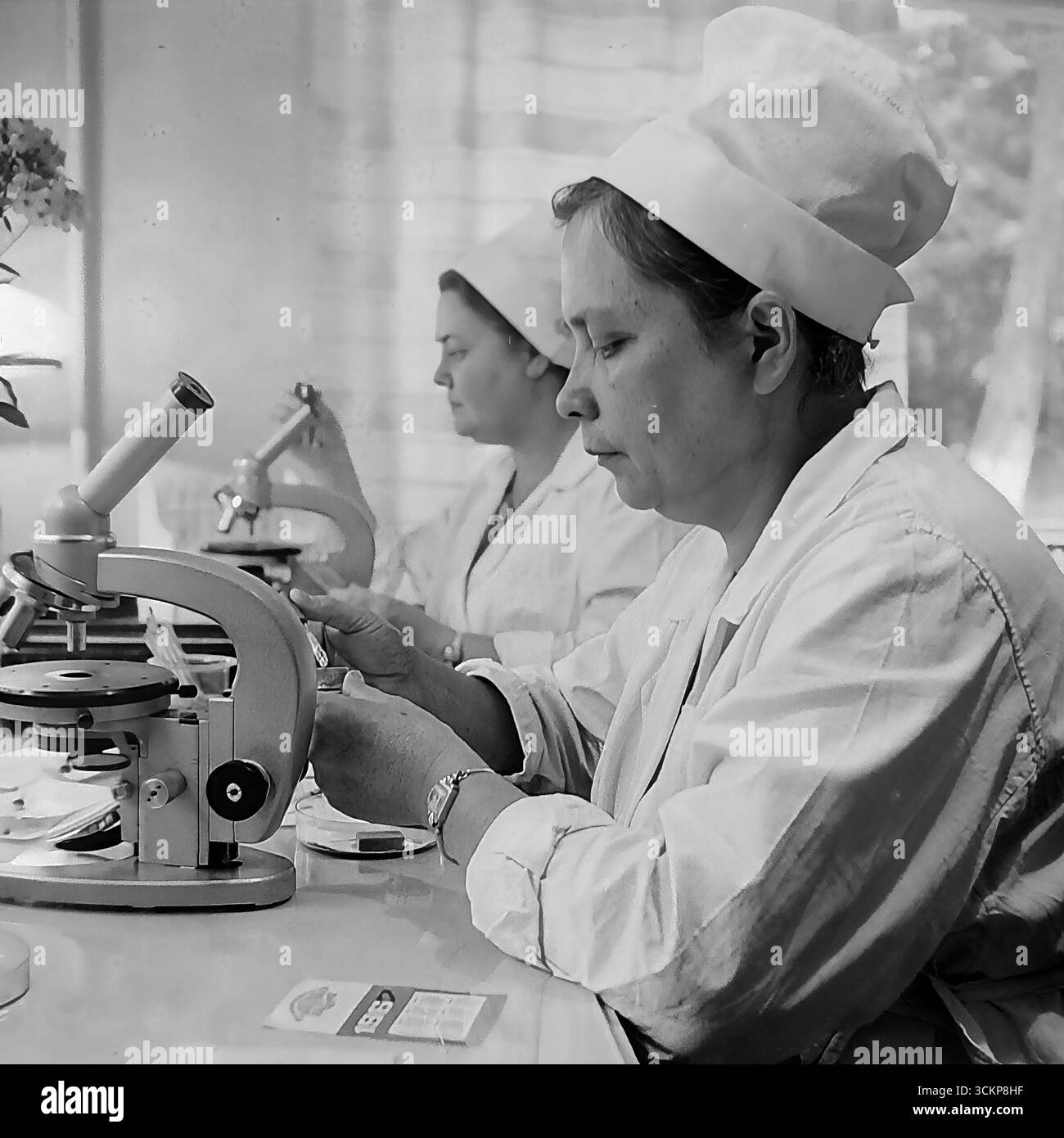 1980s research hi-res stock photography and images - Alamy