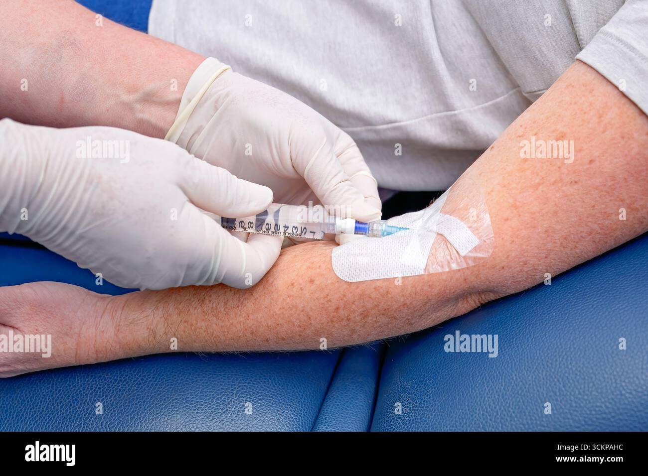 Nurse medication iv hospital hi-res stock photography and images - Alamy