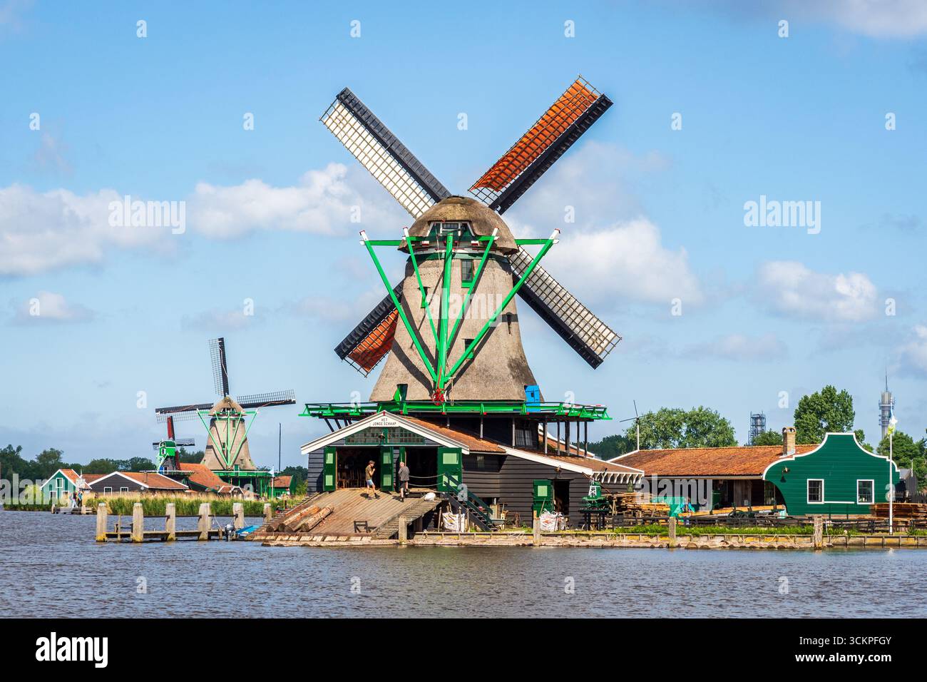 Zaanse Schans windmills with "Het Jonge Schaap" wind powered sawmill ...