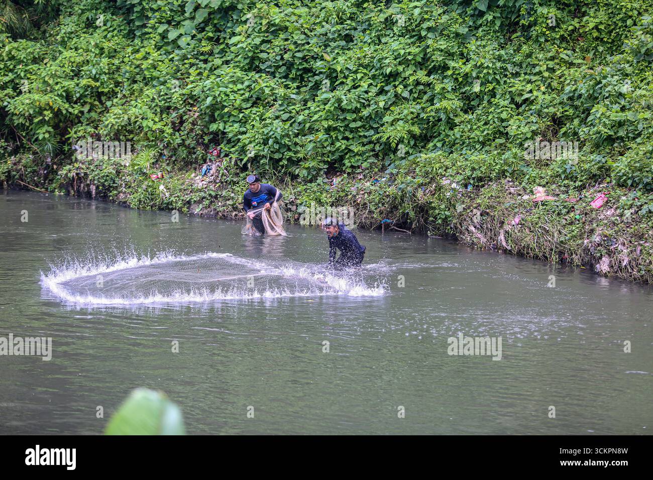 Environmental pollution garbage waste jungle hi-res stock photography ...