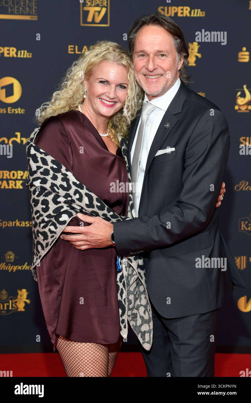 abb Ingo Dubinski mit Freundin Silke Fischer zu Gast auf dem roten ...