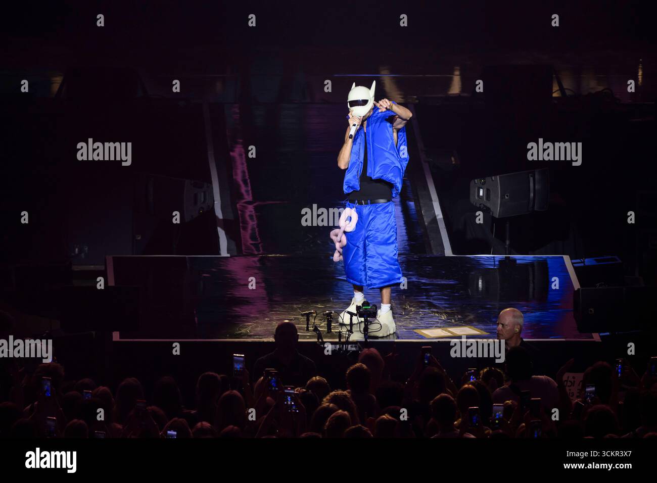 CRO Cronicles Tour 2025* live in der Olympiahalle, München am 11.09.2025 *** CRO Cronicles Tour ...