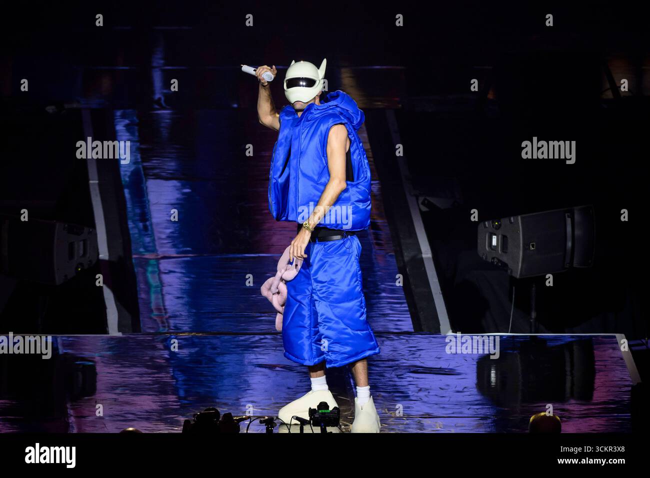 CRO Cronicles Tour 2025* live in der Olympiahalle, München am 11.09.2025 *** CRO Cronicles Tour ...