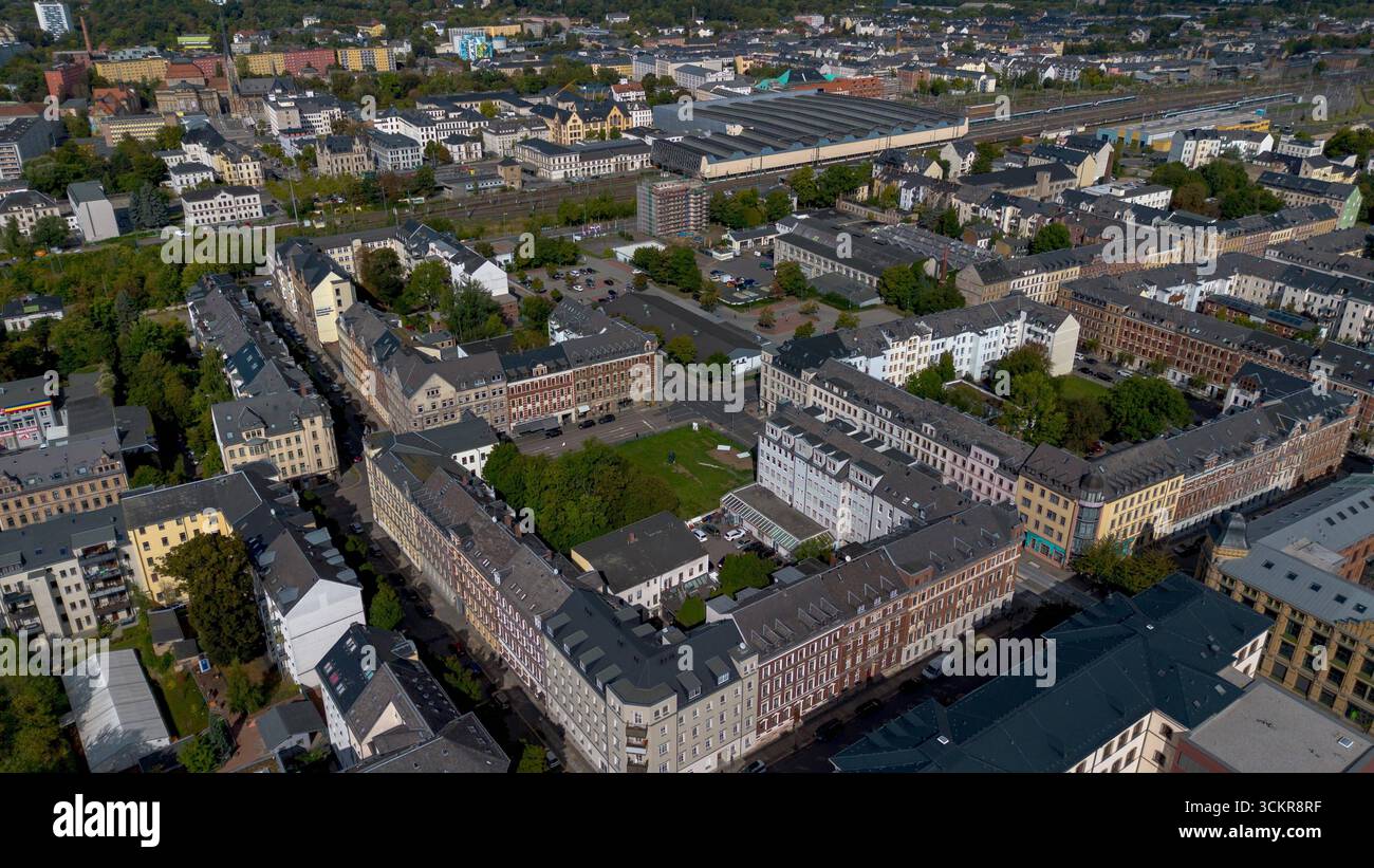 13.09.2025, Chemnitz, Luftbild, Blick vom Sonnenberg in Richtung ...