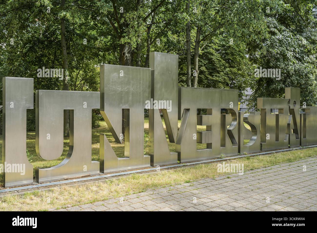Lettering, Otto von Guericke University, University Square ...