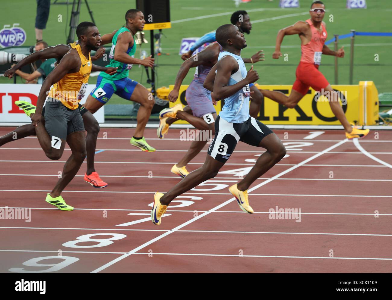 Letsile TEBOGO of Botswana (front)crosses the finish line in the men's ...