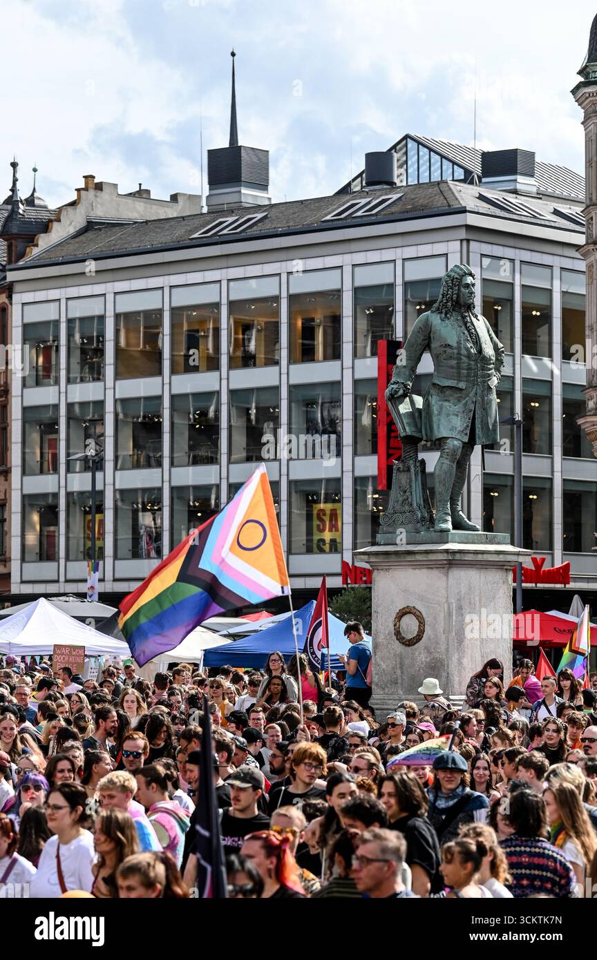 13 September 2025, Saxony-Anhalt, Halle (Saale): people gathered at a ...