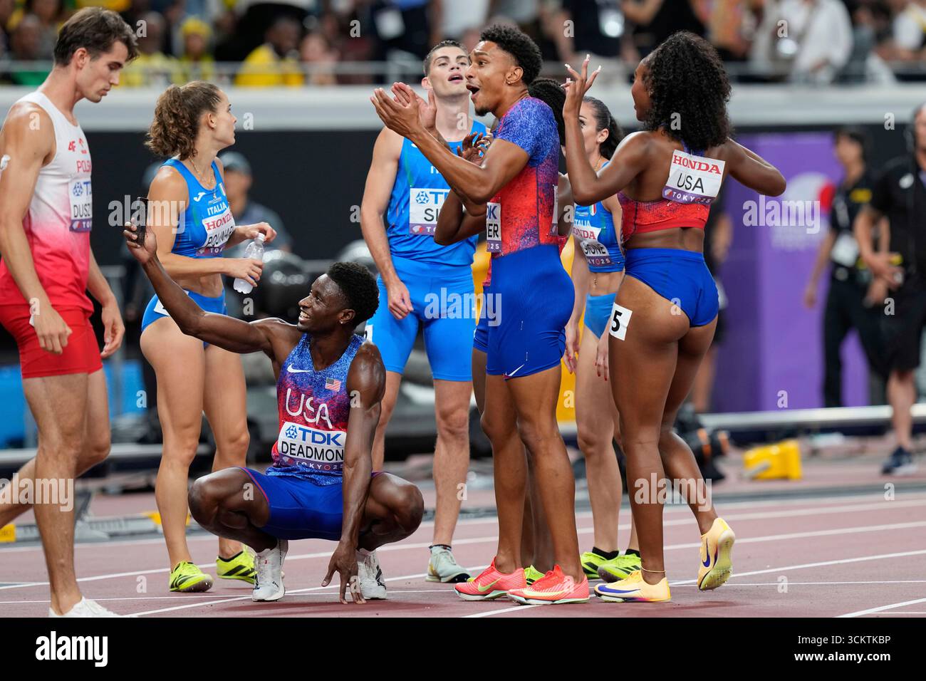First place, United States' Bryce Deadmon, center left, Jenoah McKiver ...