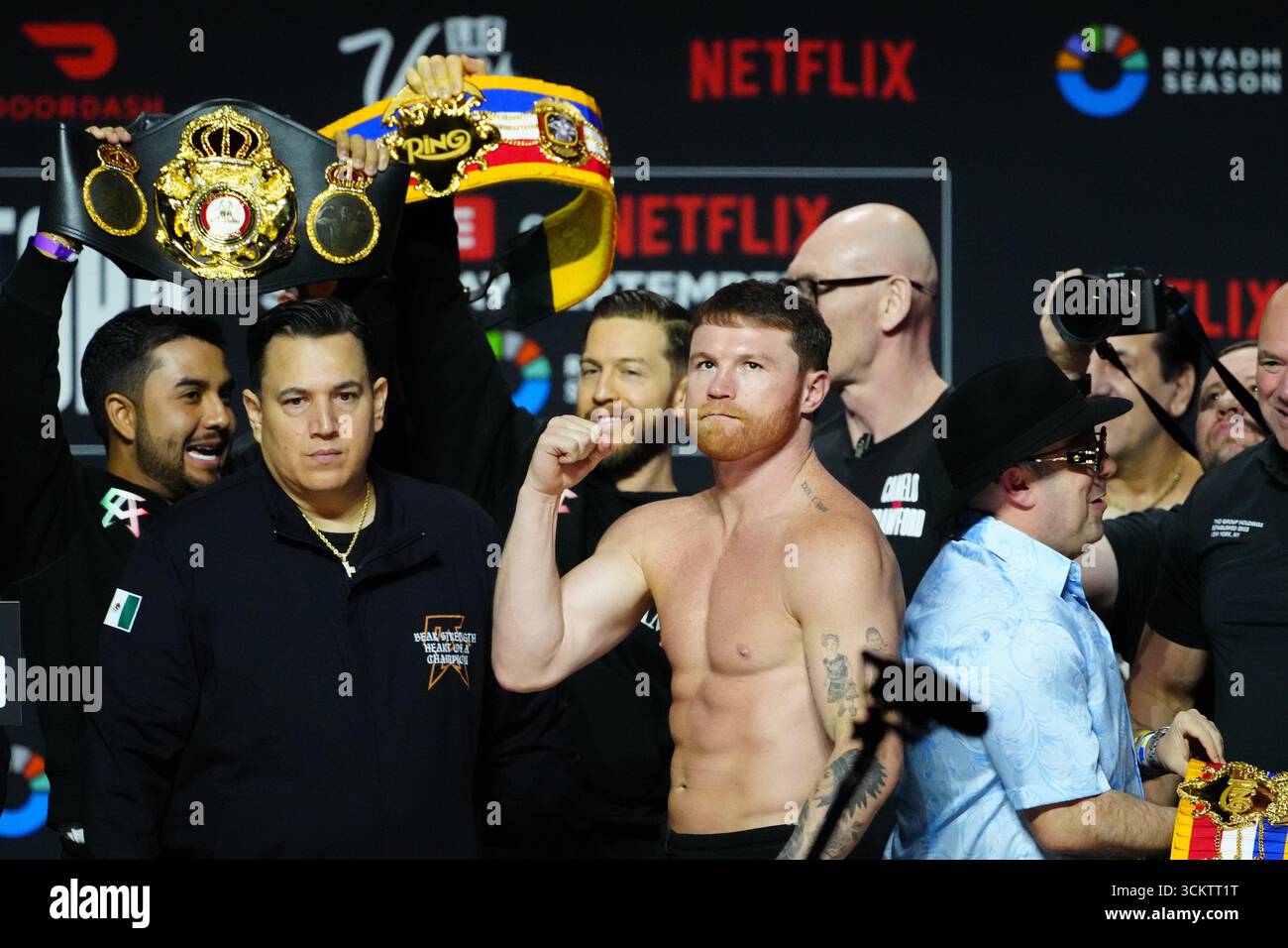 LAS VEGAS, NV - SEPT 12: Saul Canelo Alvarez and Terrance Crawford face ...