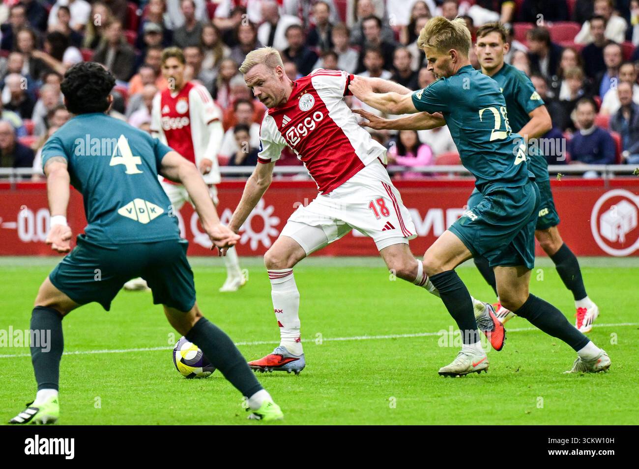 AMSTERDAM – (l-r) Davy Klaassen of Ajax, Simon Graves of PEC Zwolle ...