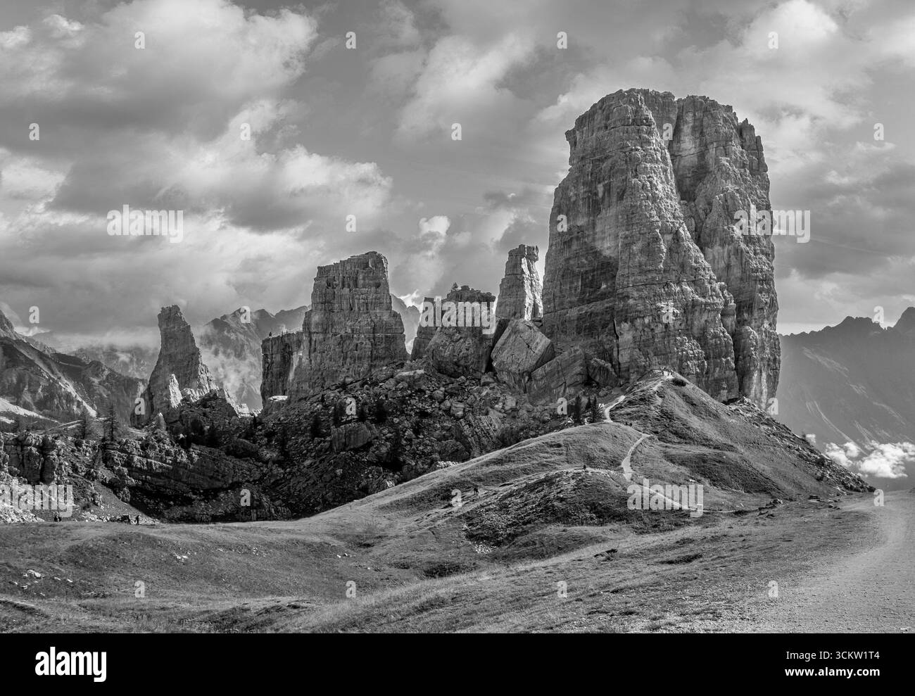 Black & white image of the Five Towers of Cinque Torri in the Tofana ...