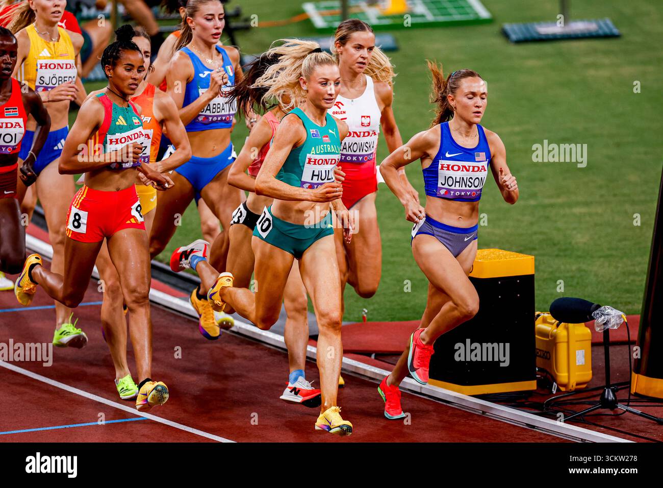 Jessica Hull of Australia and Sinclaire Johnson of United States of ...