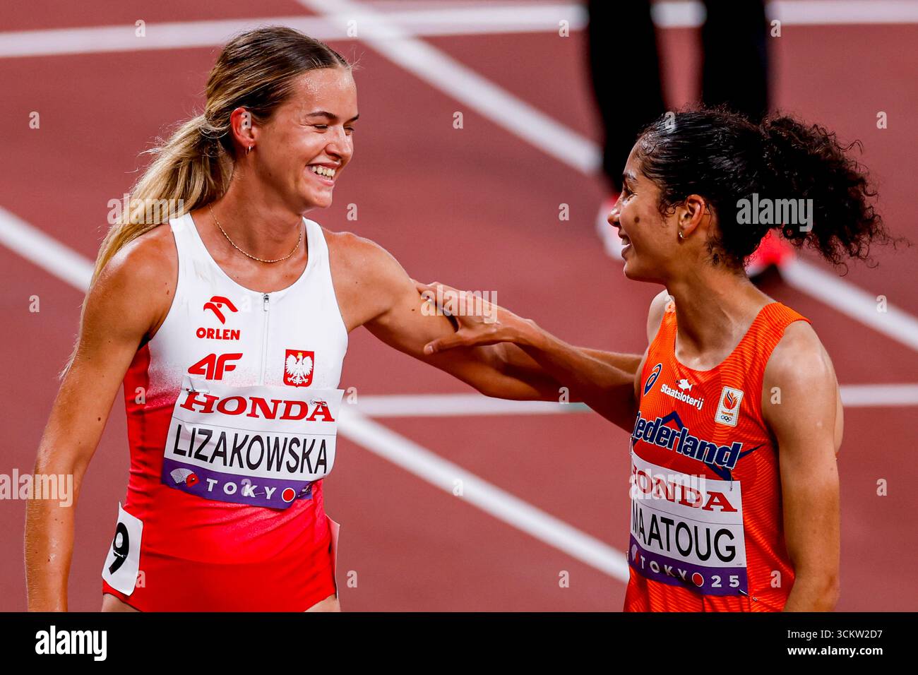 Amina Maatoug of the Netherlands and Weronika Lizakowska of Poland ...