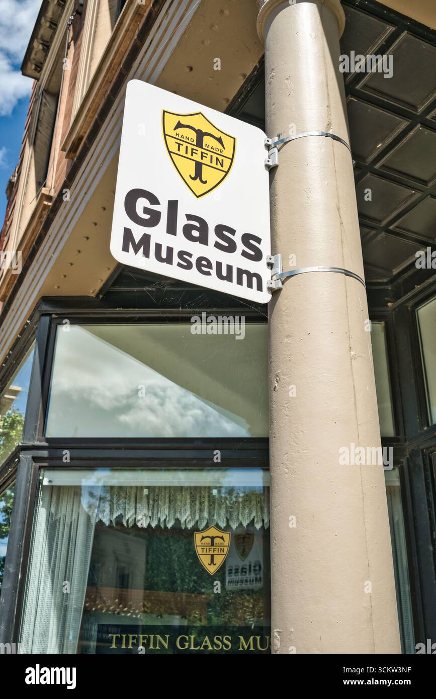 Tiffin art glass hi-res stock photography and images - Alamy