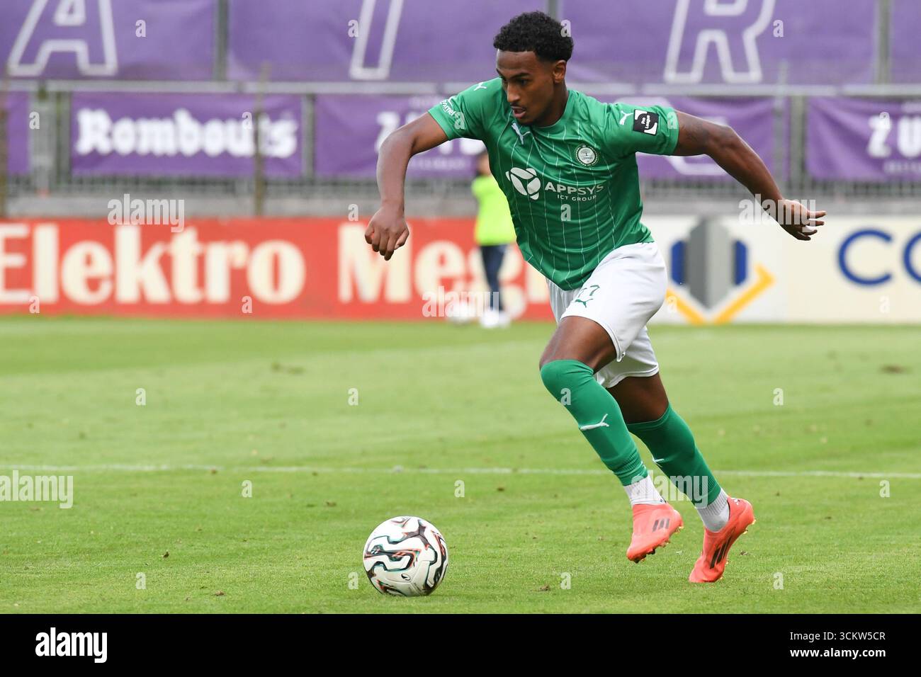 Lommel's Faniel Tewelde pictured in action during a soccer game between ...