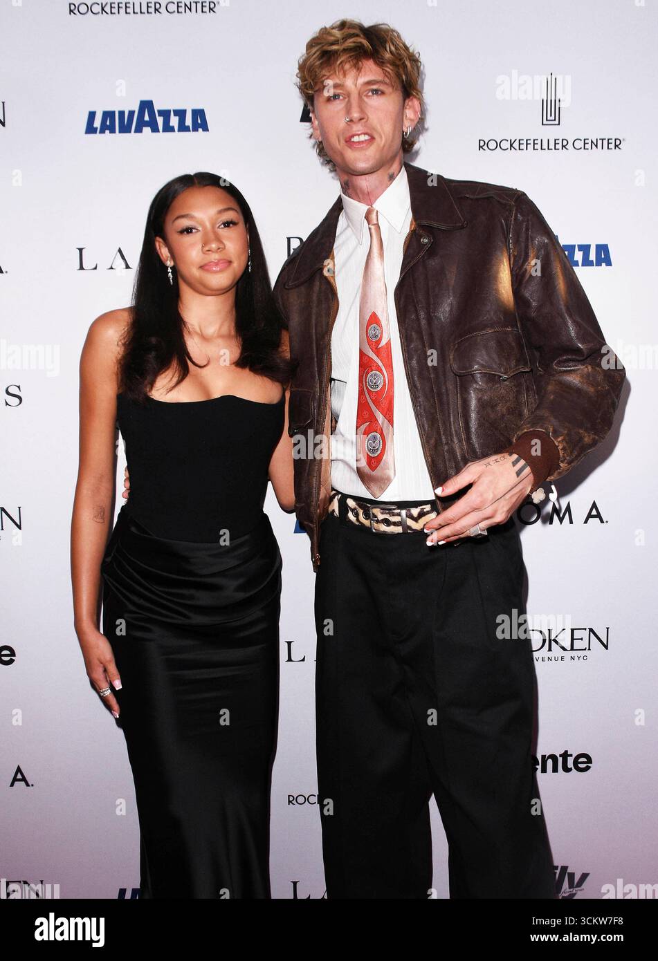 Photo by: zz/Patricia Schlein/STAR MAX/IPx 2025 9/12/25 Casie Colson Baker and Machine Gun Kelly ...