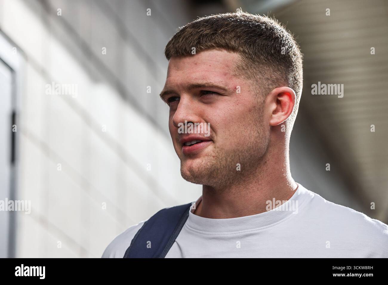Jake Thewlis of Warrington Wolves arrives during the Betfred Super ...