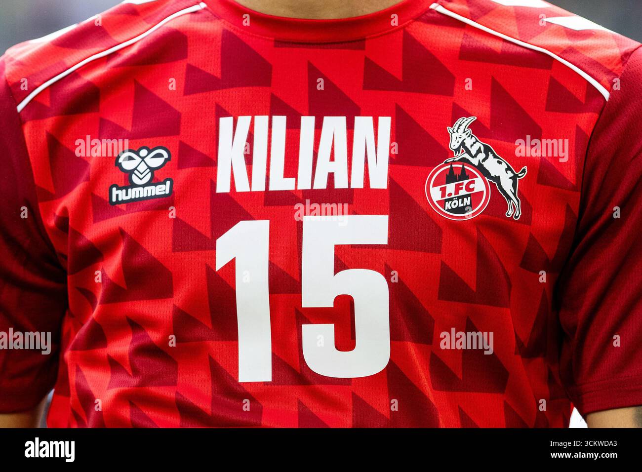 Auf dem Sondertrikot steht ?Luca Kilian (1.FC K?ln, 15)? 1. Fu?ball ...