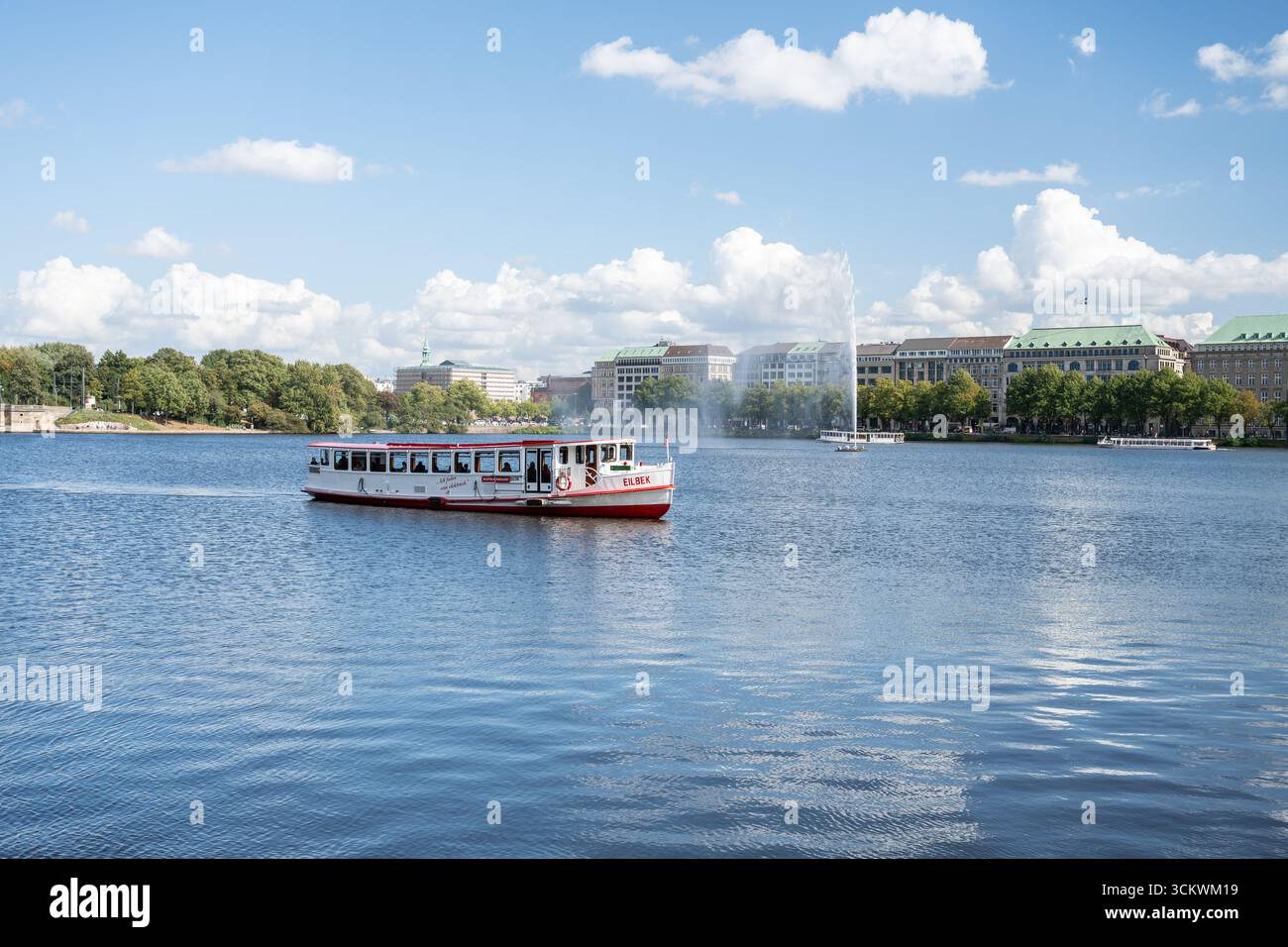SYMBOL - 12 September 2025, Hamburg: The traditional Alster steamer ...
