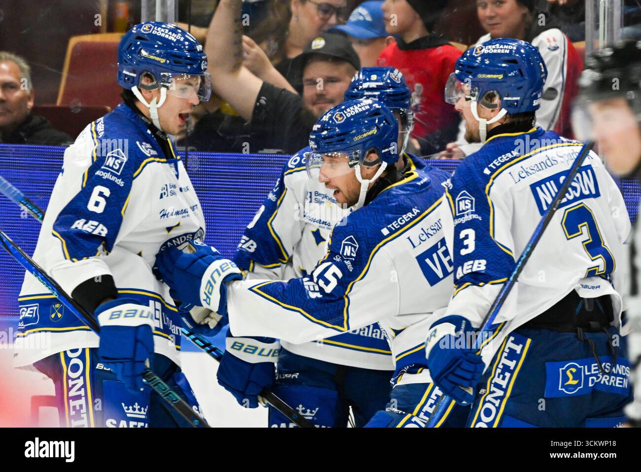 LEKSAND, SWEDEN 20250913Leksand's Max Veronneau scores a goal against Timrå's goalie Jacob ...