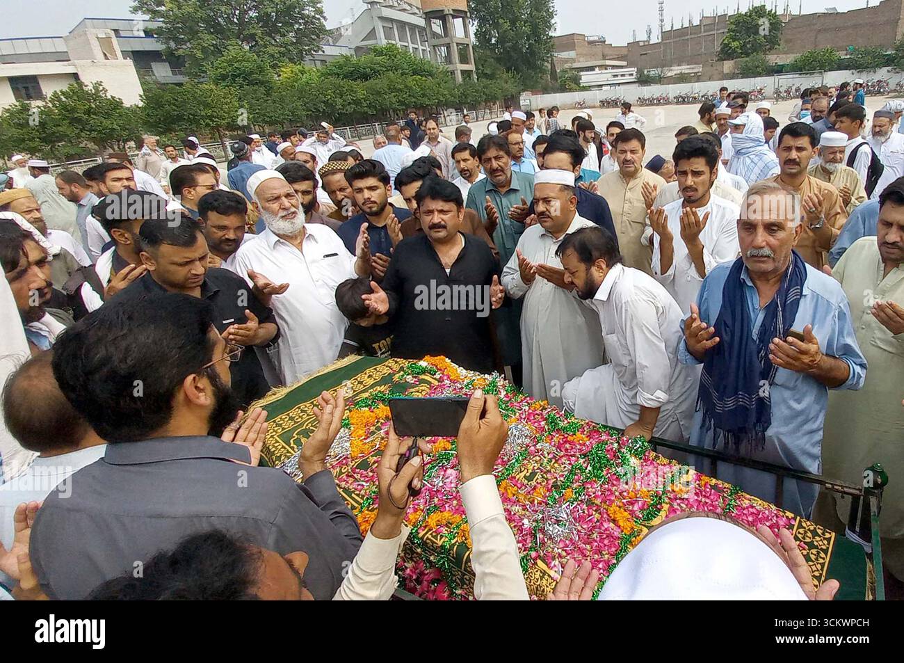A large number of people attend funeral prayer of Renowned Radio, TV ...