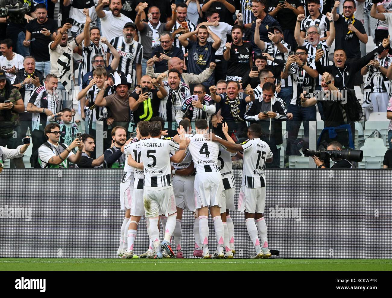 Lloyd Kelly of Juventus FC celebrates goal with teammates during the ...