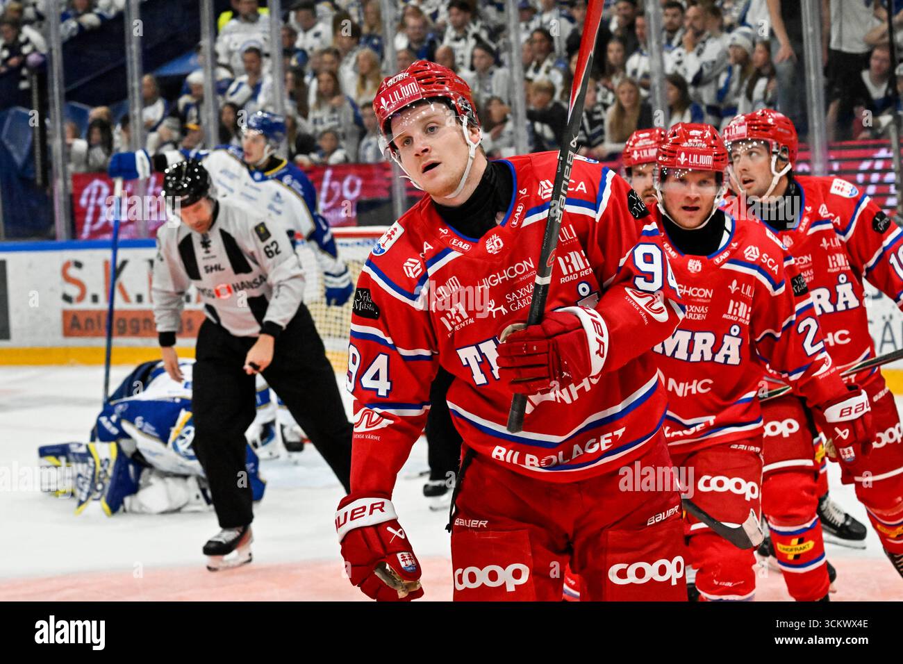 LEKSAND, SVERIGE 20250913Timrås Sebastian Hartmann #94 gör 3-2 under ...