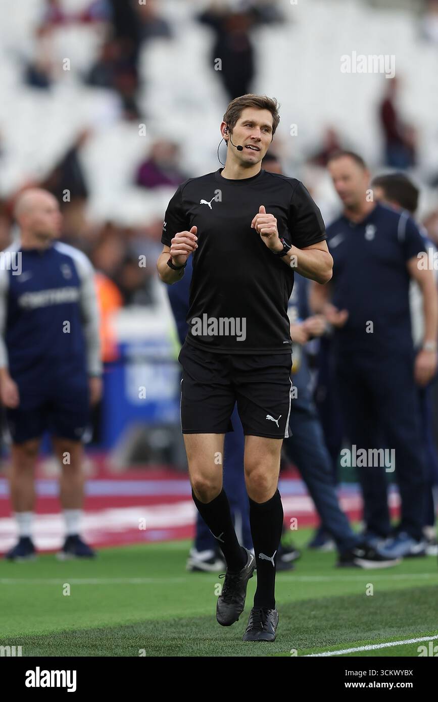 Assistant referee Neil Davies during the West Ham United FC v Tottenham ...