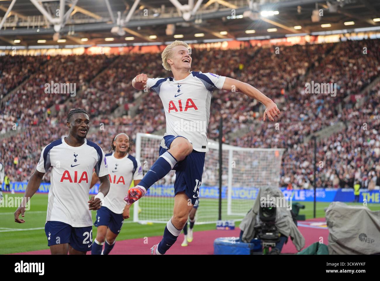 Tottenham Hotspur's Lucas Bergvall (right) celebrates after scoring his ...