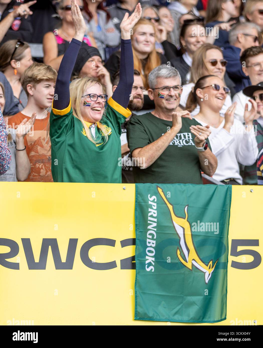 South African fans cheer try New Zealand Women v South Africa Women ...