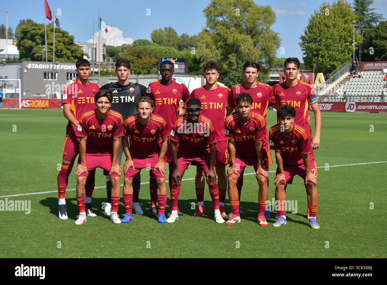 AS Roma Team lines up before the Primavera 1 match Roma vs Fiorentina ...