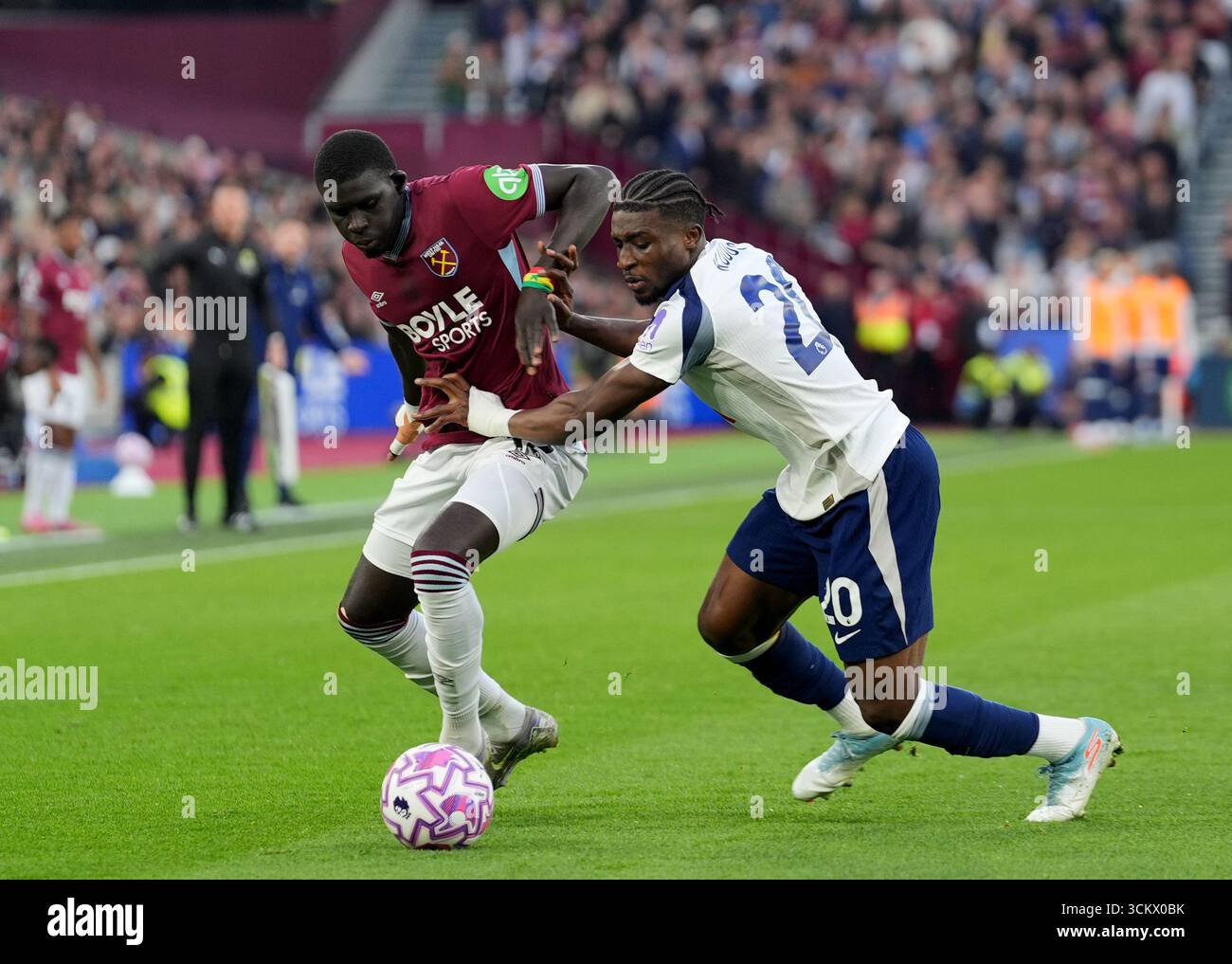 West Ham United's El Hadji Malick Diouf (left) and Tottenham Hotspur's ...