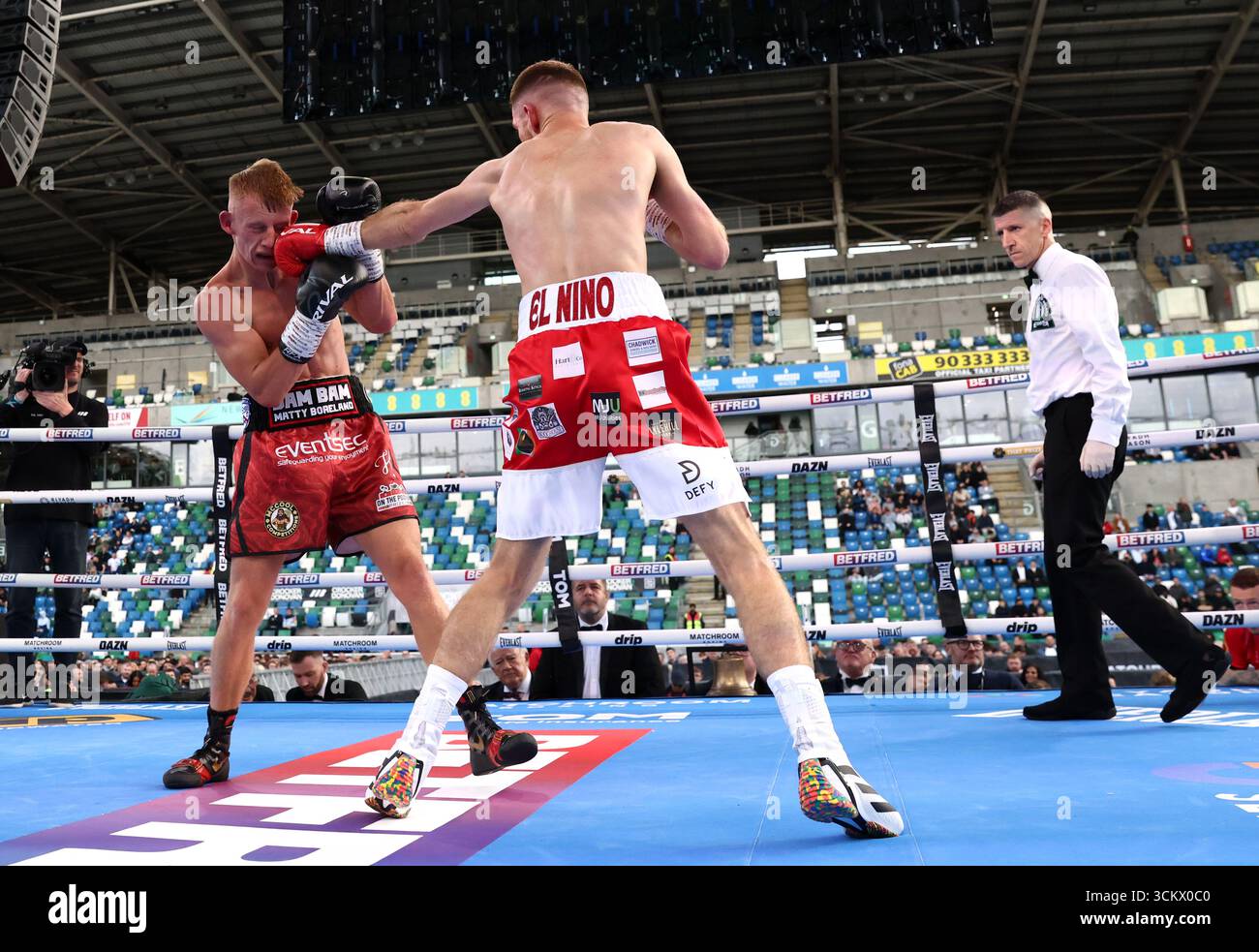 Matthew Boreland (left) and Ruadhan Farrell in the Boxing Union of ...
