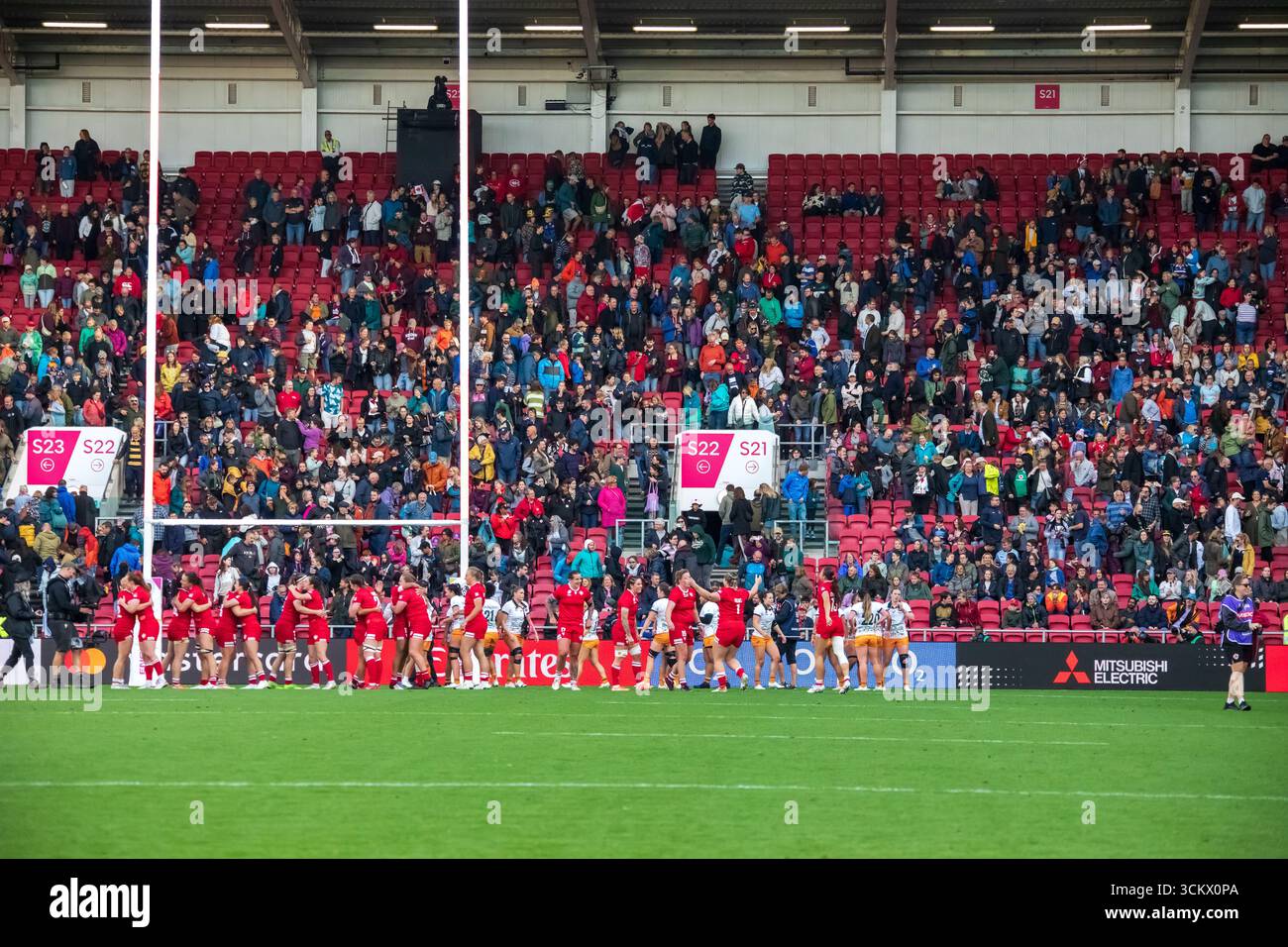 Canada women's rugby new zealand hi-res stock photography and images ...
