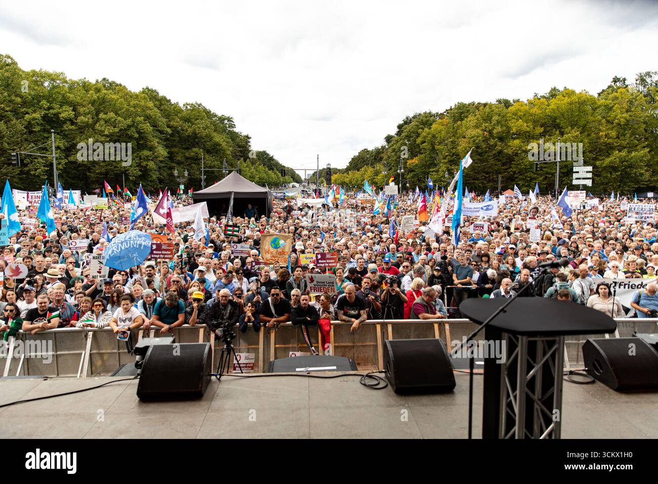At least 12,000 people gathered at Berlin's Brandenburg Gate on ...