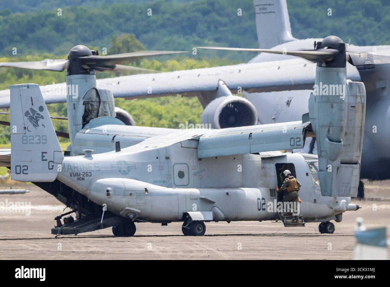 Ceiba, Puerto Rico. 13th Sep, 2025. US Marines prepare a Bell-Boeing V ...