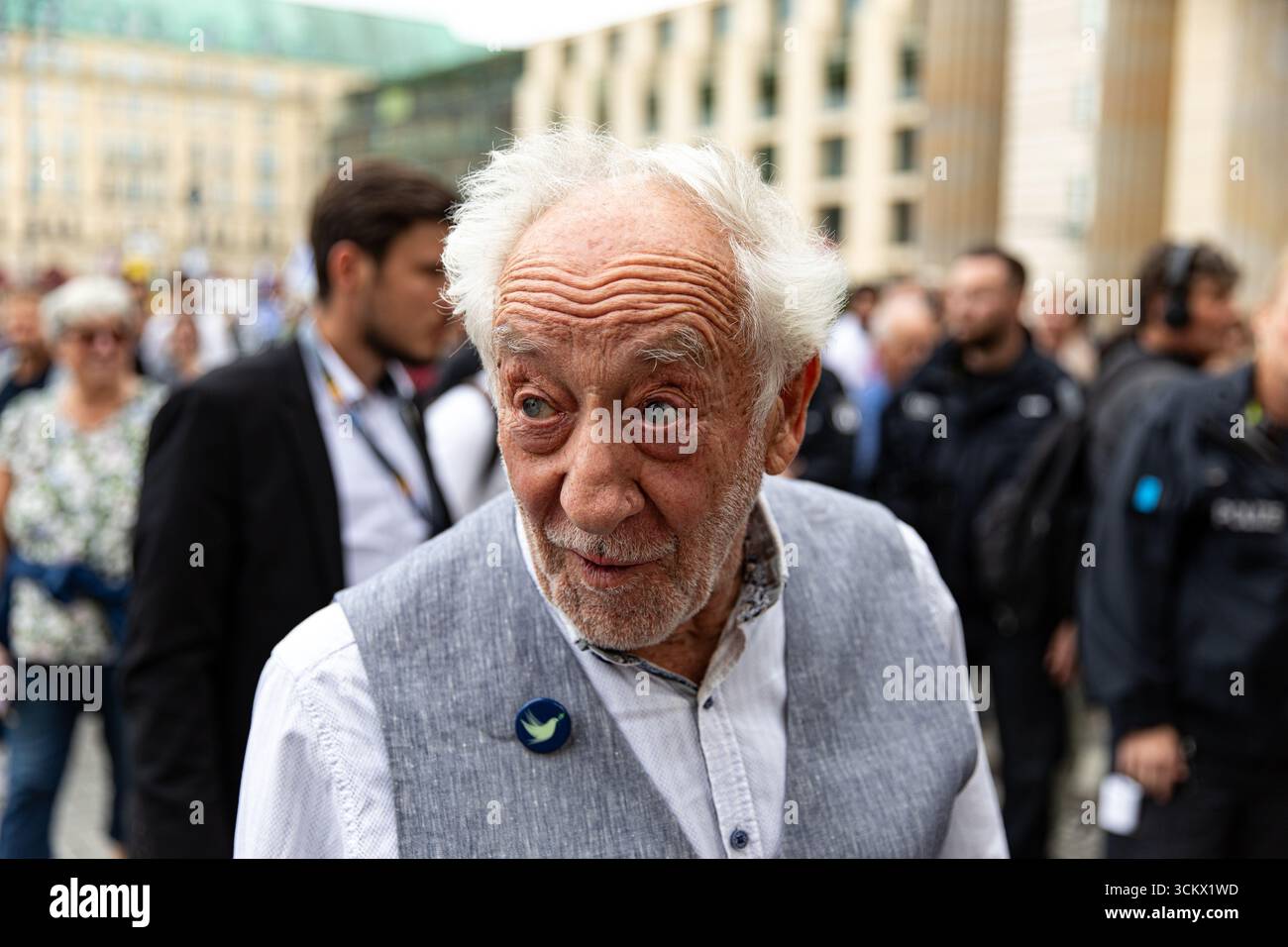 At least 12,000 people gathered at Berlin's Brandenburg Gate on ...