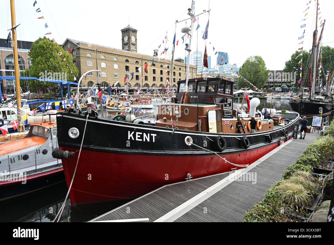 harbour tug MT Kent at the Classic Boat Festival 2025 - St Katherine ...