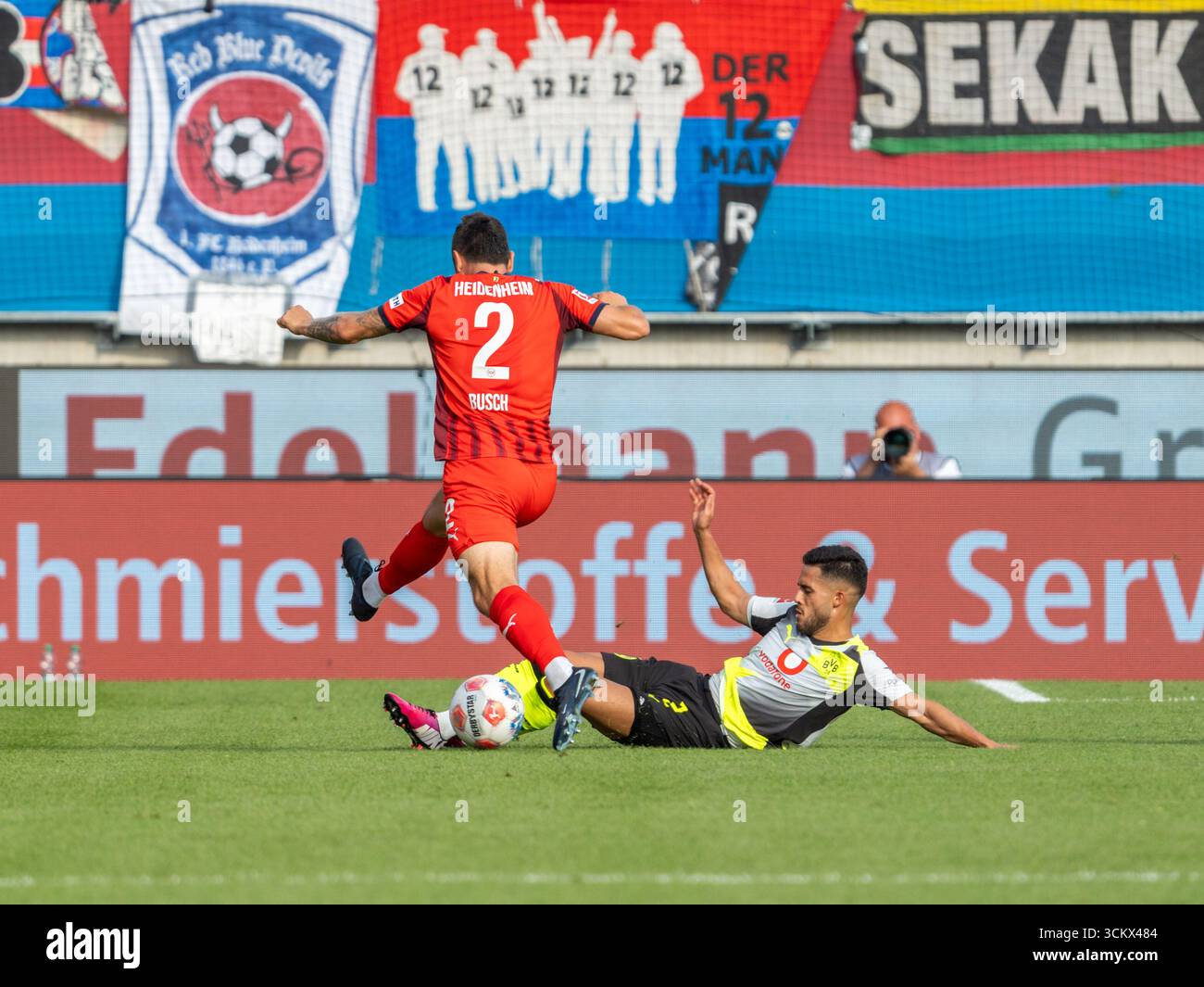 Marnon Busch (FC Heidenheim, #02) und Yan Couto (Borussia Dortmund, #02 ...