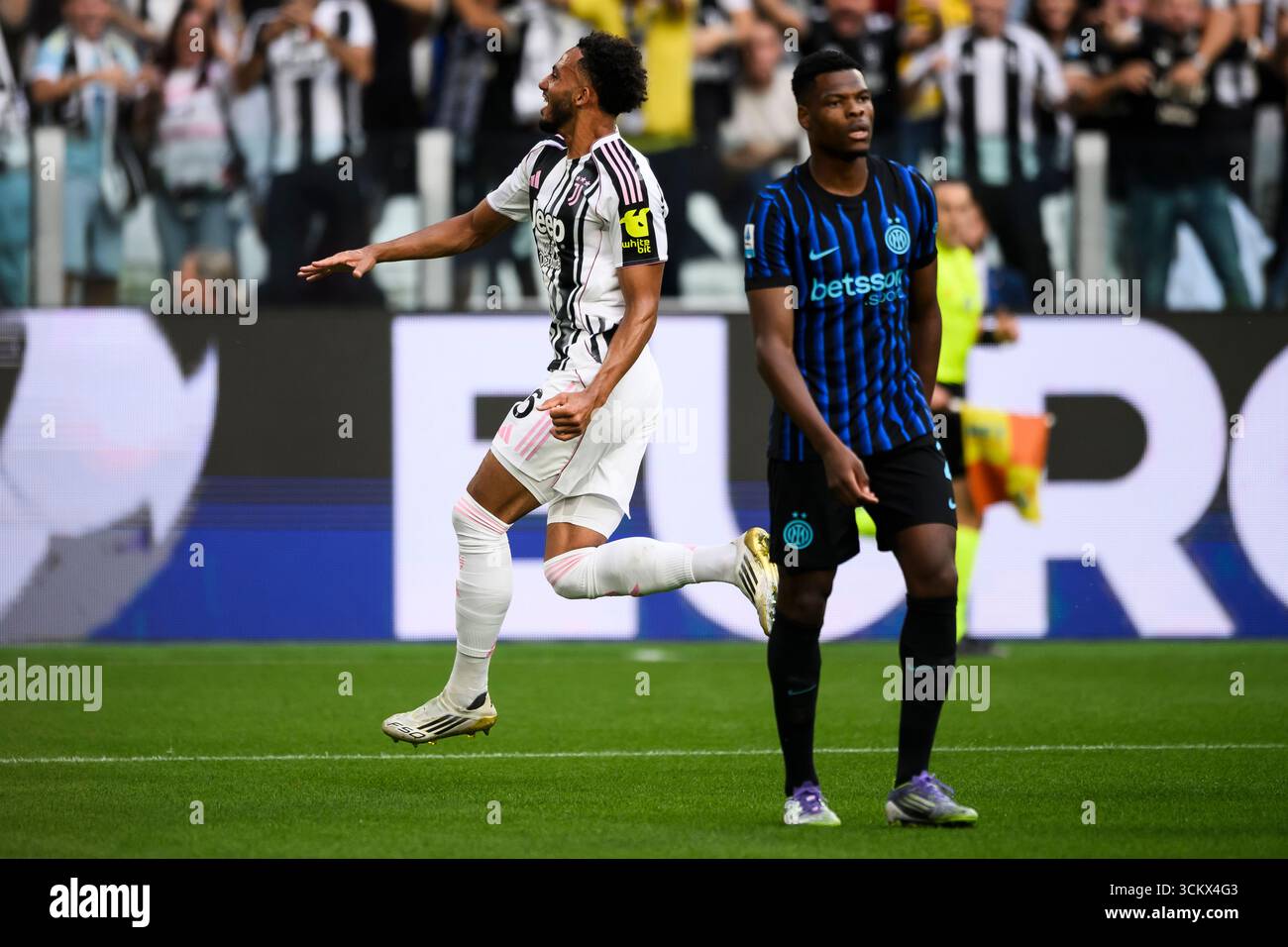 Lloyd Kelly of Juventus FC celebrates after socring the opening goal ...