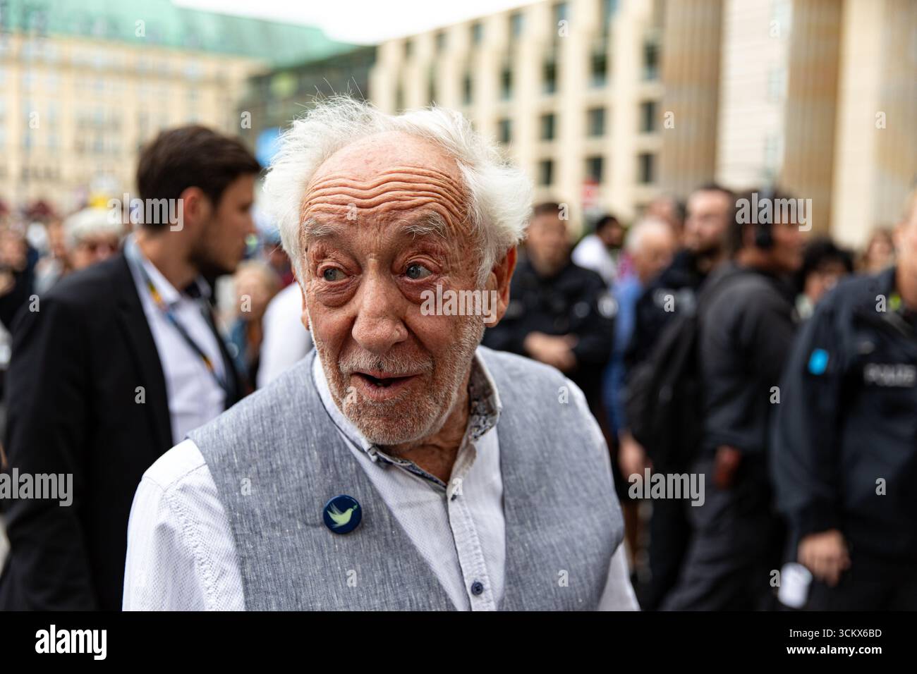 At least 12,000 people gathered at Berlin's Brandenburg Gate on ...