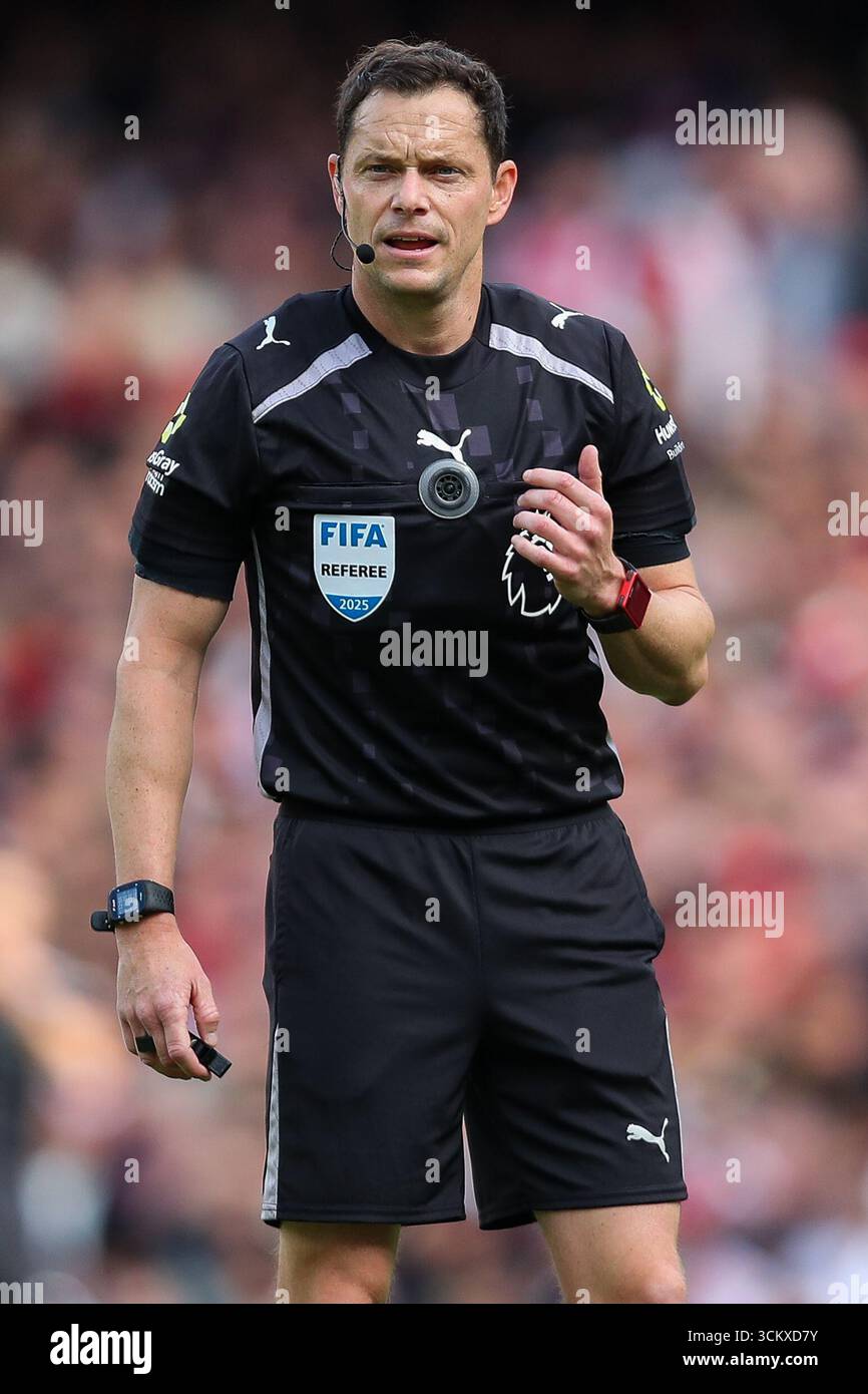 Referee Darren England looks on during the Premier League match Arsenal ...