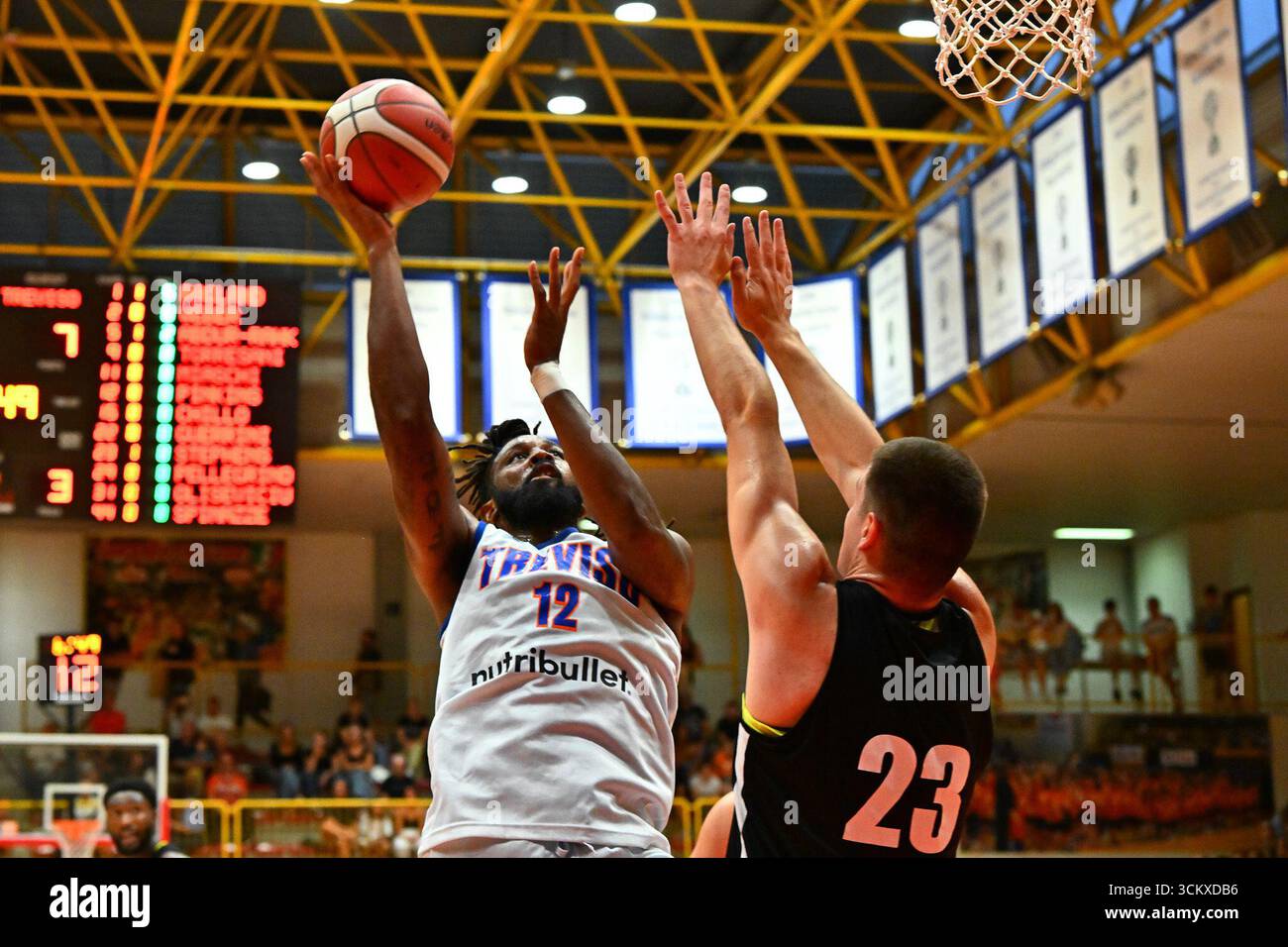 Pinkins Kruize Alshaude Z. ( Treviso Basket Stock Photo - Alamy