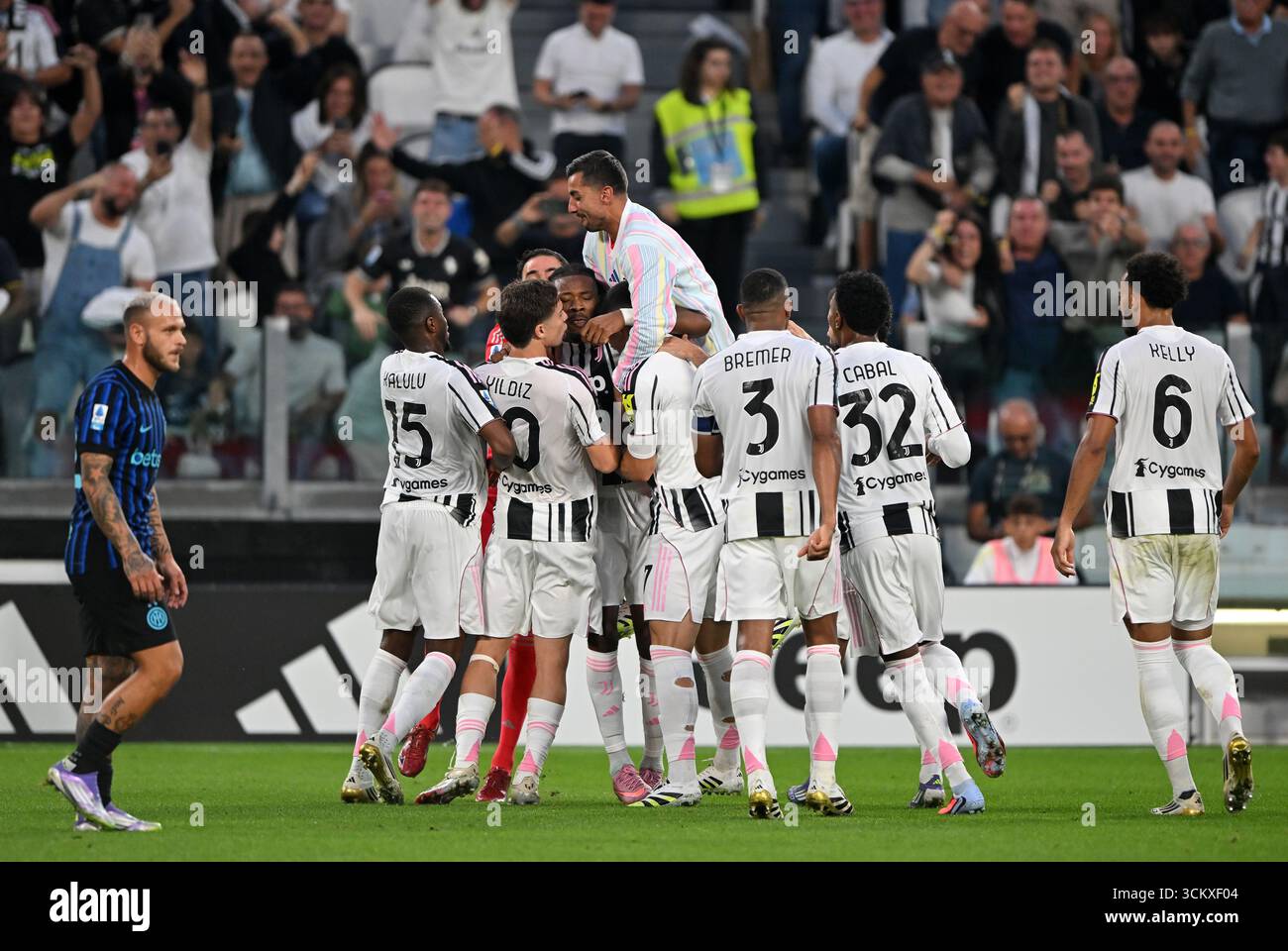 Khephren Thuram of Juventus FC celebrates goal with teammates during ...