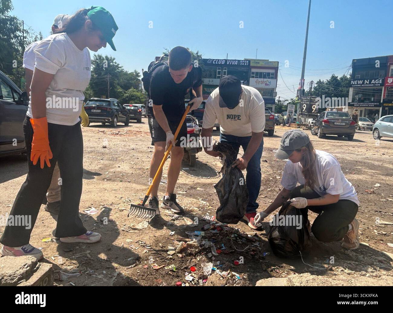 GURUGRAM, INDIA - SEPTEMBER 13: Volunteers of Let's Clean Gurugram ...