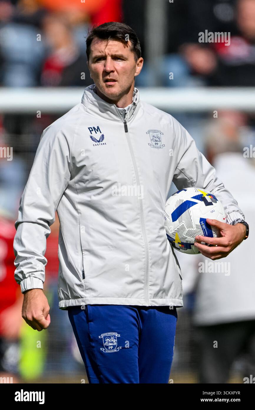 Peter Murphy, coach for Preston North End, during the Sky Bet ...