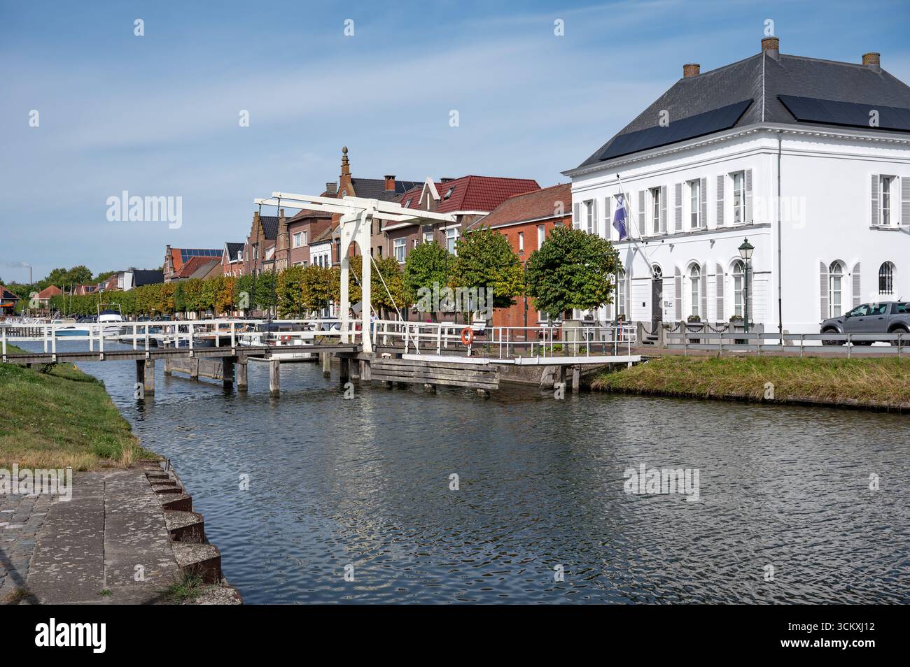 De witte ophaalbrug hi-res stock photography and images - Alamy