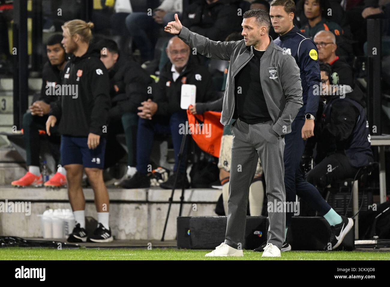 DEVENTER - Go Ahead Eagles coach Melvin Boel during the Dutch ...
